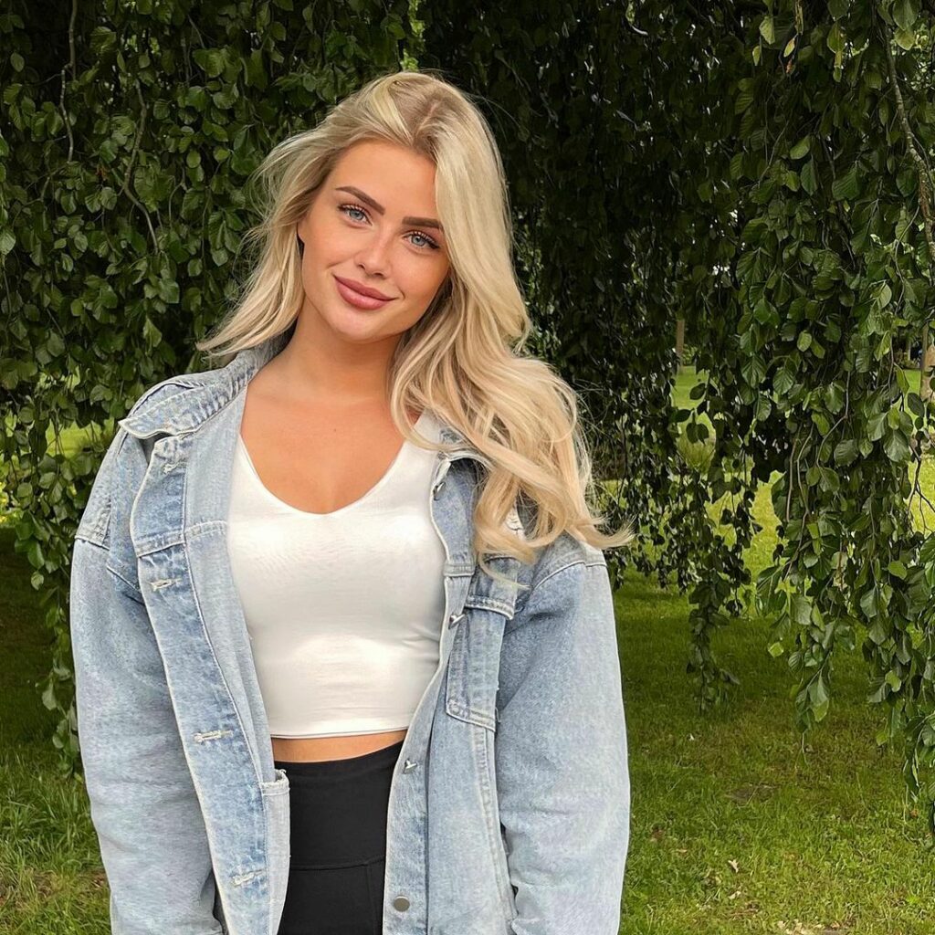 FOTO'S: Danique Schulte (24) uit Hengelo is een aanrader voor jouw ...