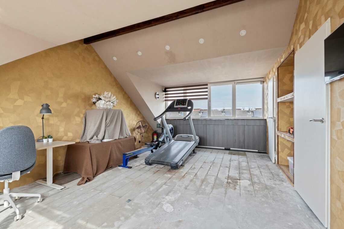 FOTO'S: Een rijtjeshuis met sauna en jacuzzi te koop voor €375.000 in Tiel