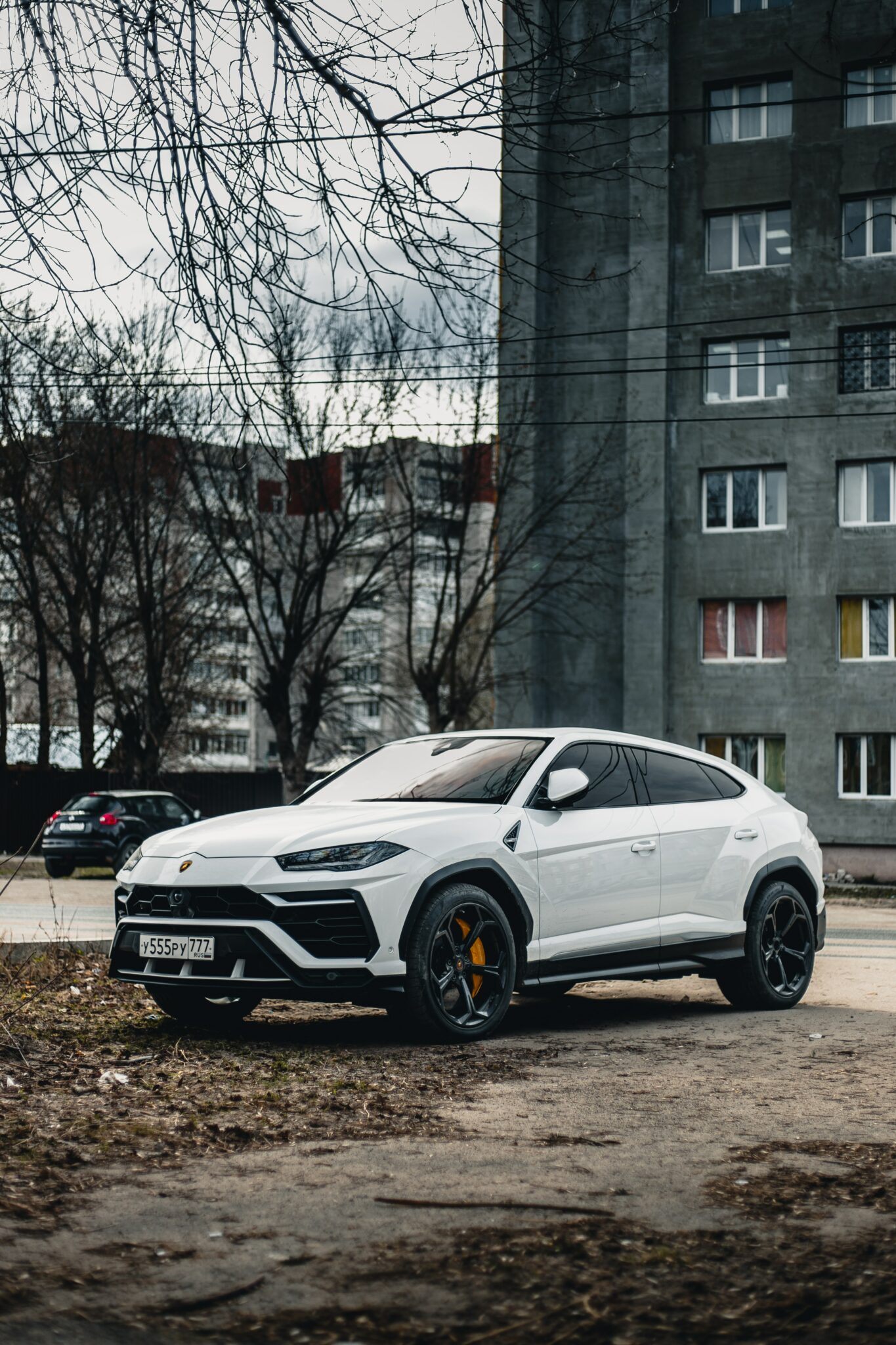 VIDEO: Russische YouTuber sloopt Lamborghini Urus ter promotie van zijn ...
