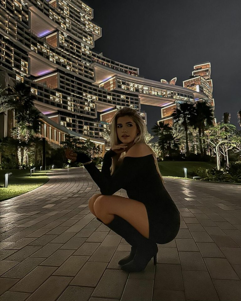 FOTO: Jade Anna deelt foto van achterlijf in Dubai