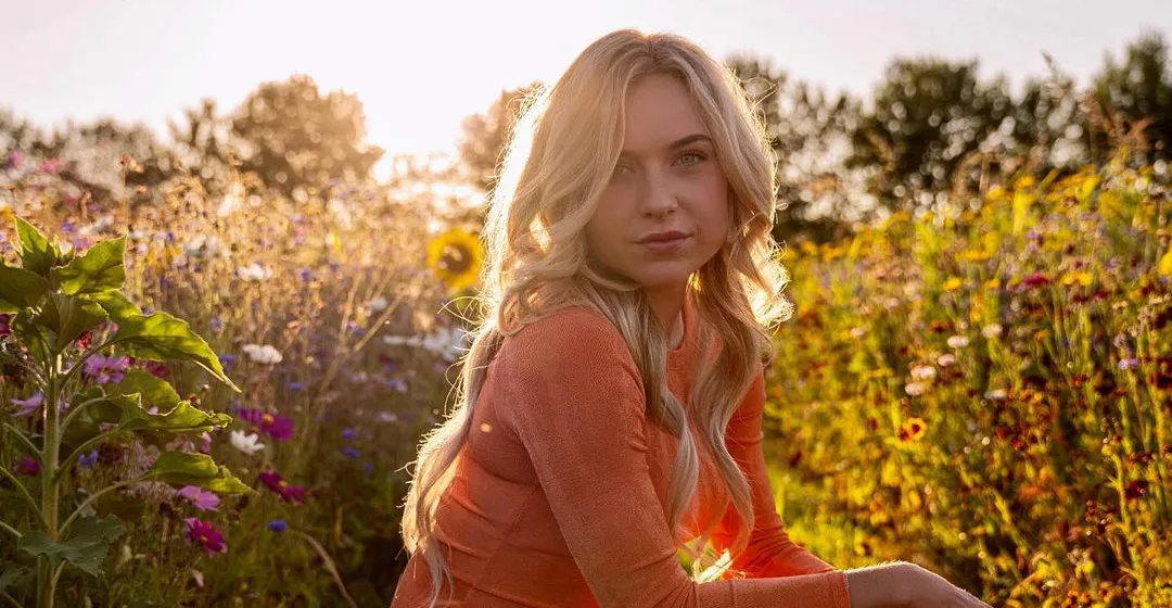 FOTO'S: Schaatster Joy Beune (23) deelt pikante kiekjes op Instagram