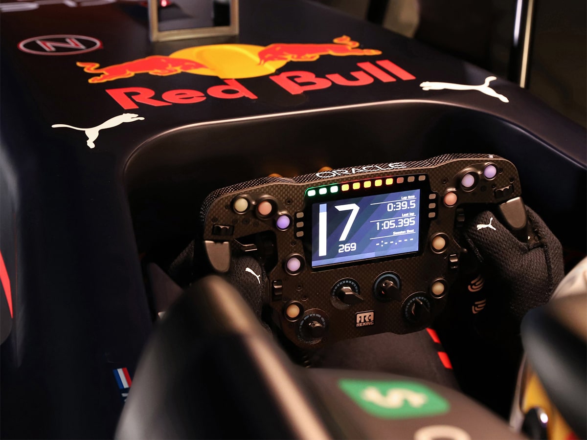 Race Simulator kopen? Red Bull Racing en F1 Authentics bouwen ...