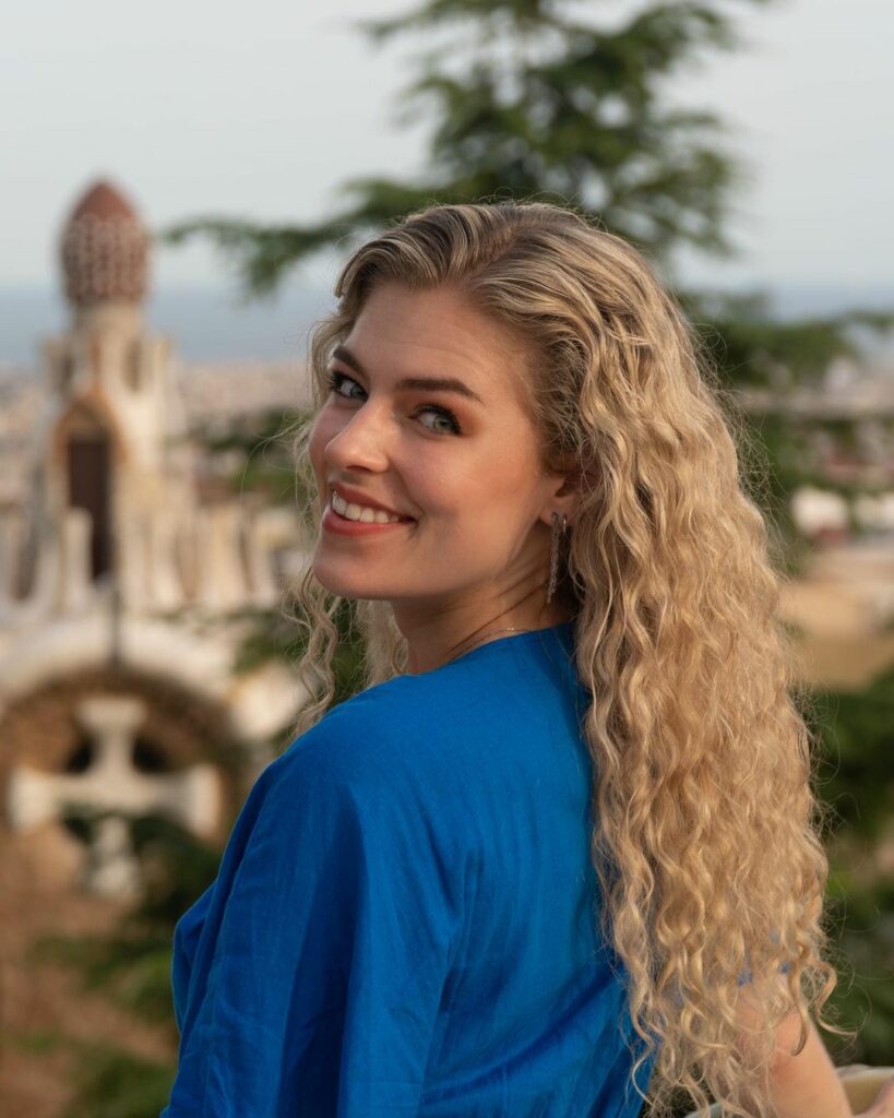 VIDEO: Julia Boschman van K3 lijkt niet alleen te dansen met haar ...