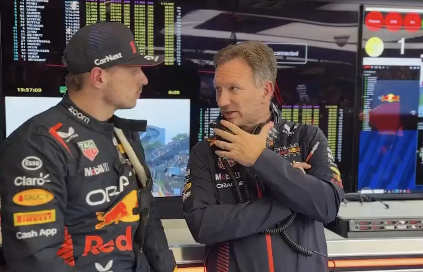 GENIALE BEELDEN: Max Verstappen maakt grappen via de boardradio tijdens het racen in Barcelona