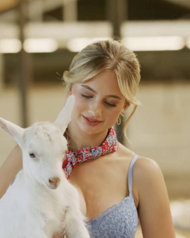 VIDEO: De Boerinnen Kalender scoort door virale video met boerin Marianne