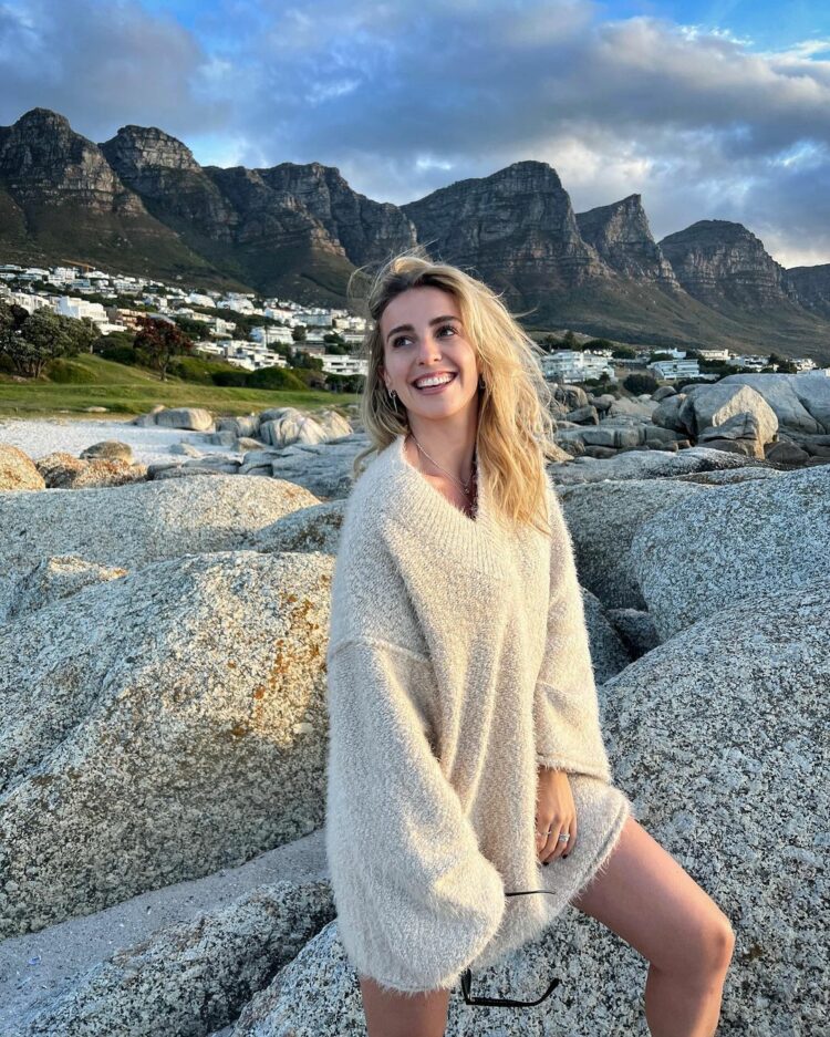 FOTO: Iris Enthoven (29) deelt gewaagde foto vanaf het eiland van Expeditie Robinson