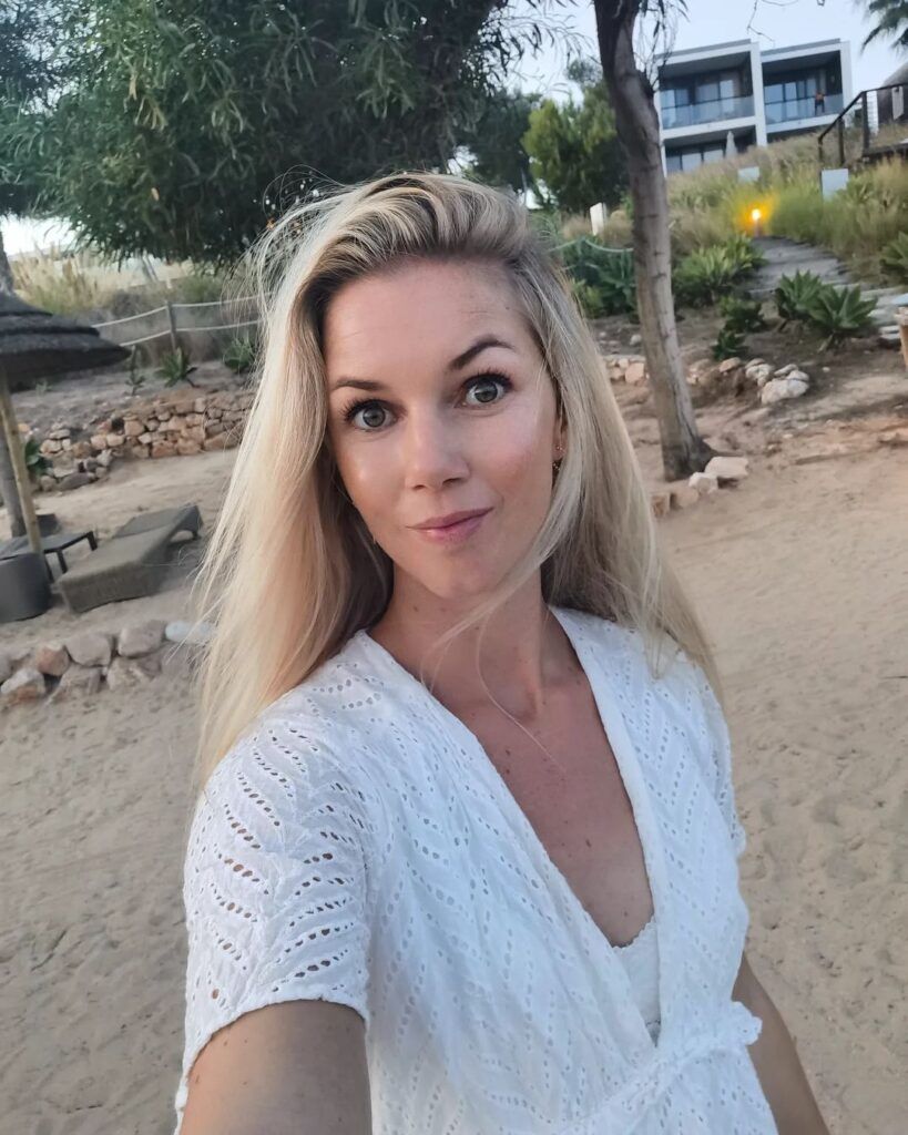 FOTO'S: Anouk Hoogendijk (38) geniet van haar vakantie en toont haar ...