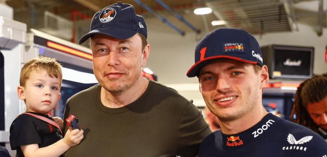 VIDEO: Elon Musk meldt zich op een bijzondere manier bij Max Verstappen in Austin
