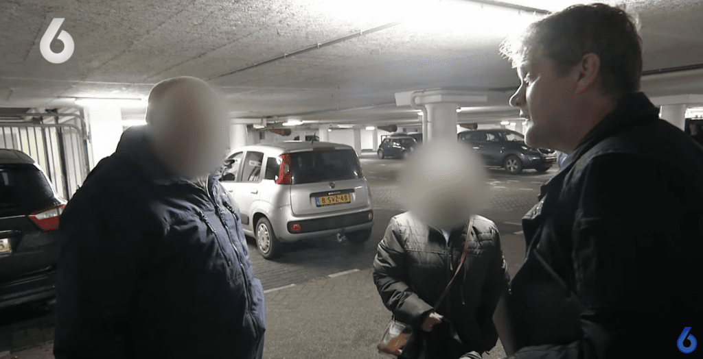 VIDEO: Alberto Stegeman confronteert viezerik (71) terwijl zijn vrouw ...