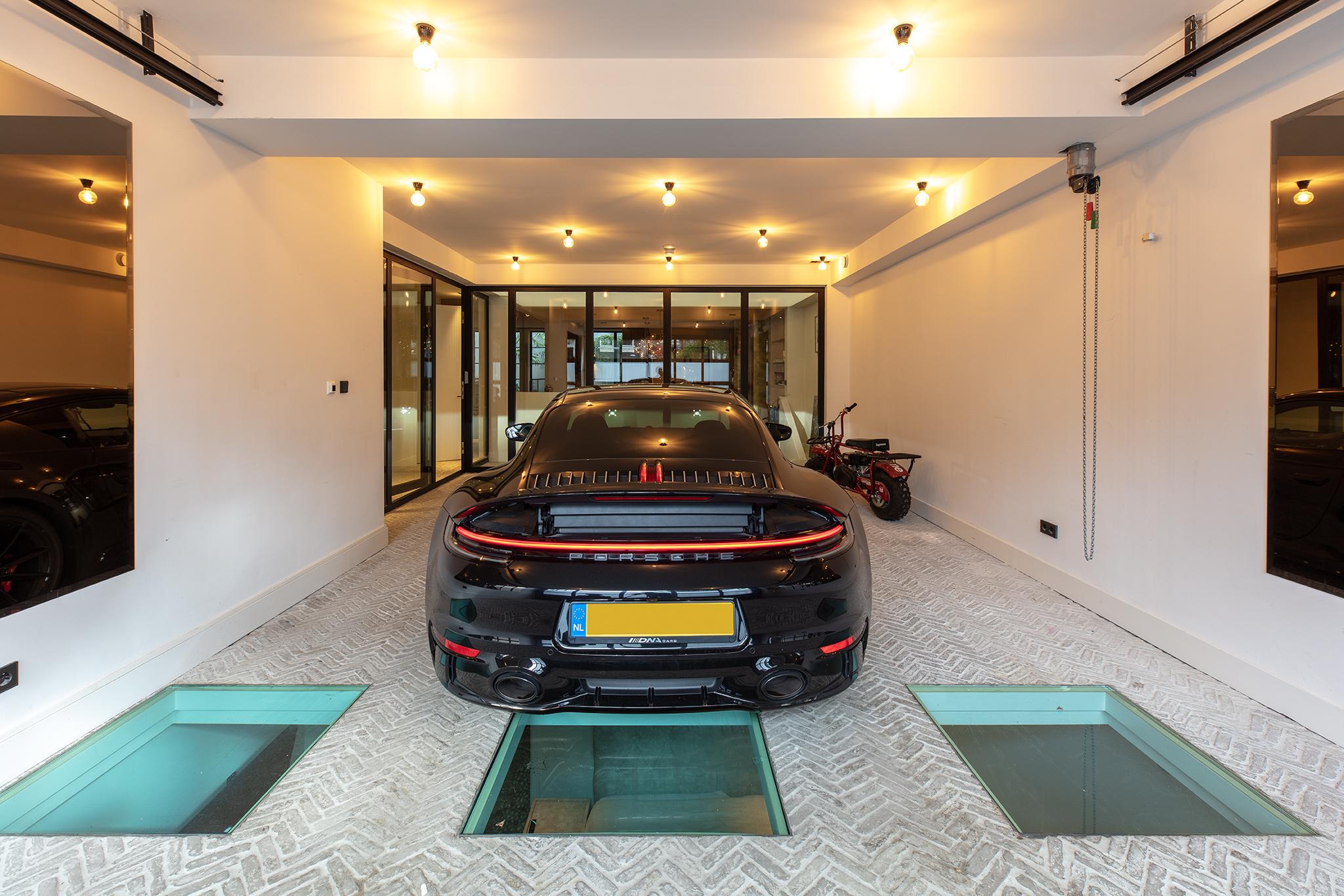 BINNENKIJKEN: Lil Kleine verkoopt zijn grachtenpand in Amsterdam voor € ...