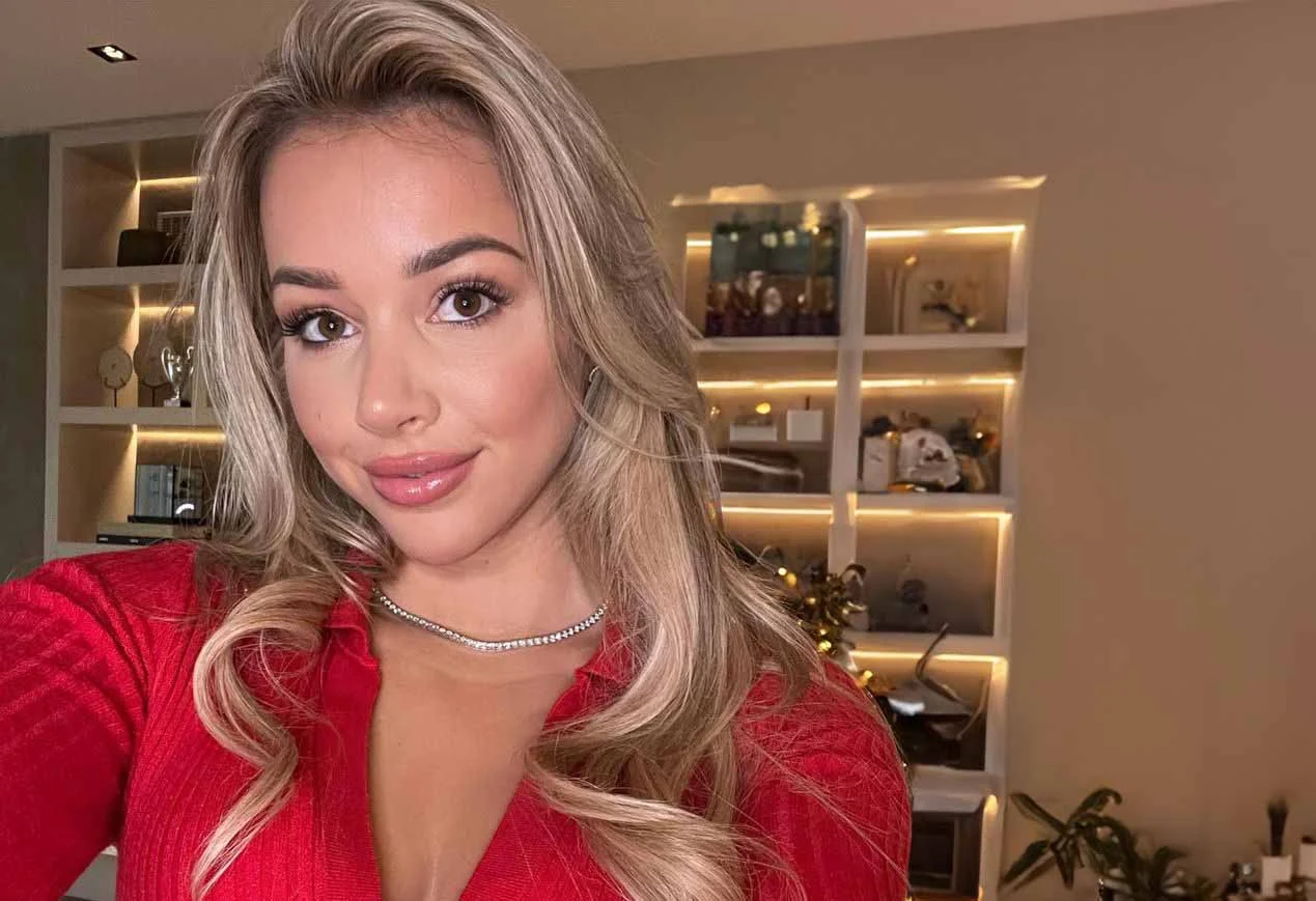 VIDEO: Emma Heesters laat haar fijne moves zien in de kleedkamer