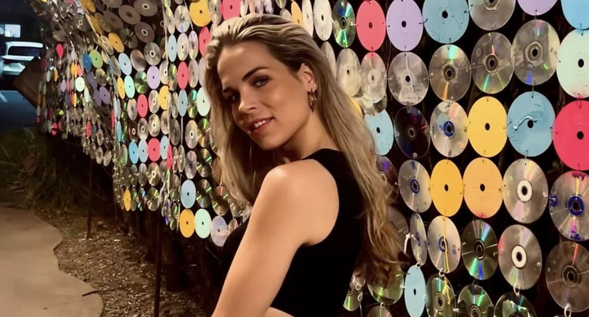 VIDEO: Oud K3-zangeres Klaasje Meijer deelt video als baywatch op het ...