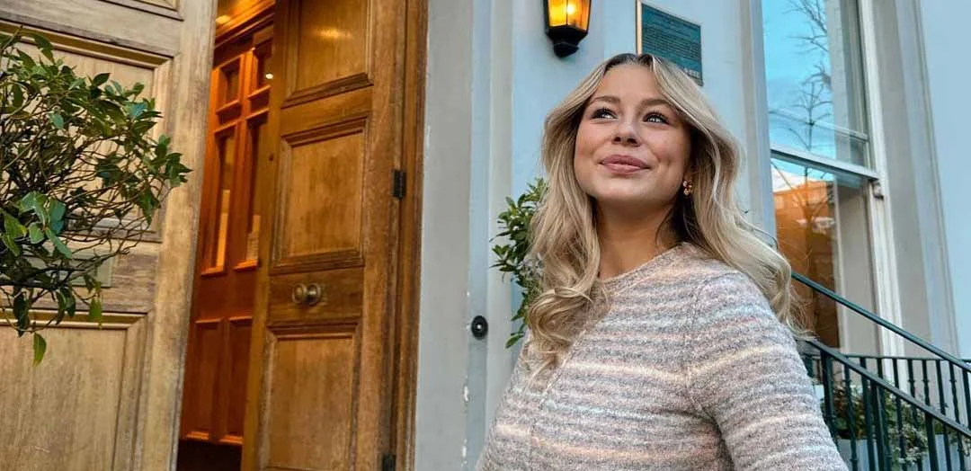 FOTO'S: De Belgische Steffi Mercie deelt een foto in strakke jurk in ...