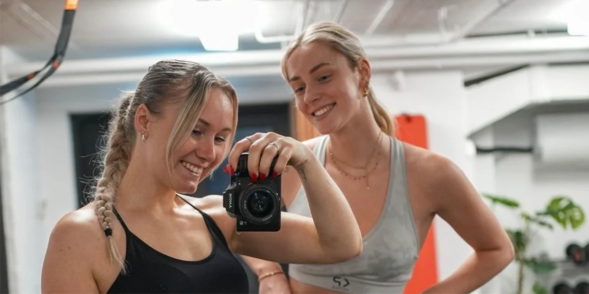 FOTO'S: Joelle Denice (vriendinnetje Myron Koops) verrast met fotoshoot ...