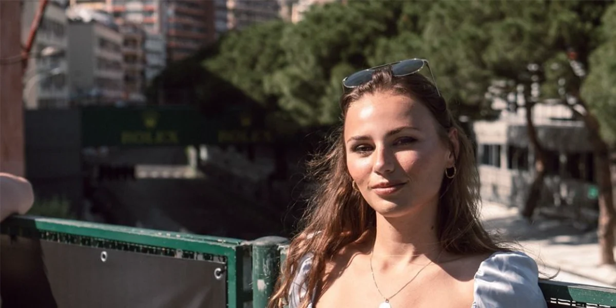 FOTO: Puck Moonen deelt gewaagde bikinifoto op Instagram