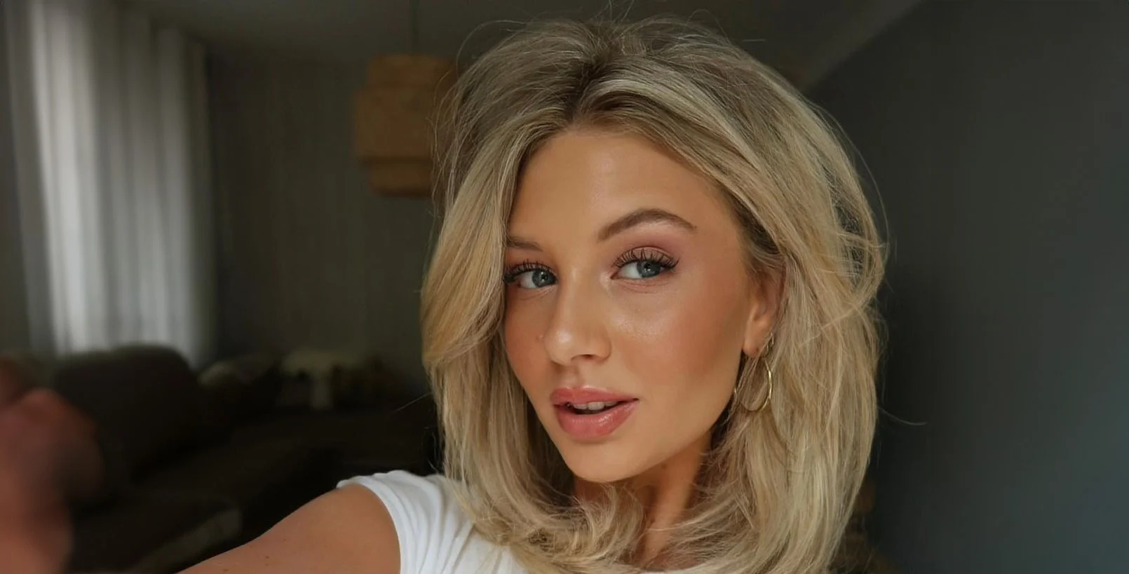 FOTO'S: De Nederlandse actrice Manou Jue Cardoso viert de zomerse dagen ...