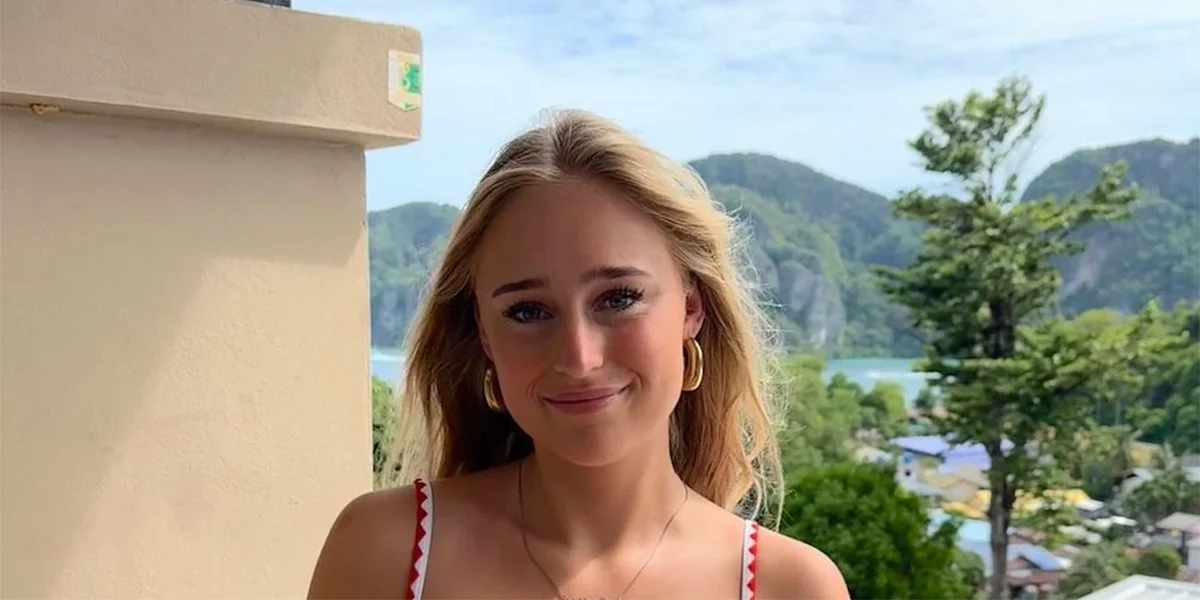 FOTO'S: Antje Appelman deelt meerdere bikinifoto's vanaf haar balkon