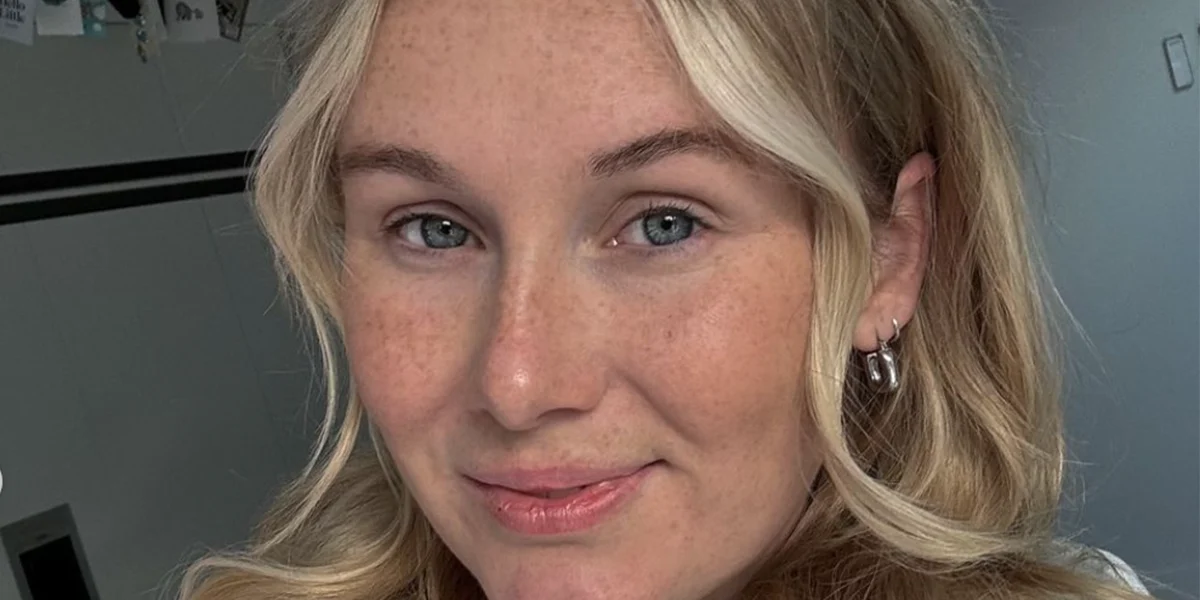 FOTO: Myron Koops deelt gewaagde spiegelfoto in bikini