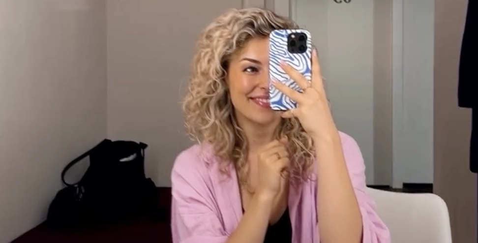 VIDEO: Julia Boschman van K3 deelt oude (maar pikante) beelden uit de ...