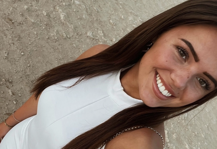 FOTO: De Brabantse verpleegkundige Juul Barten mist haar shirt in ...