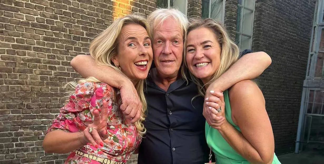 FOTO: Margreeth van B&B Vol Liefde poseert in bikini op het strand (Dubai)