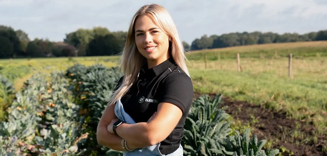 FOTO'S: Boerin Ilse Kappert ruilt overall in voor witte lingerie