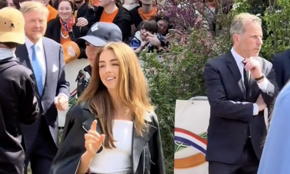 FOTO'S: Deze foto's van prinses Alexia blijven viral gaan op social media