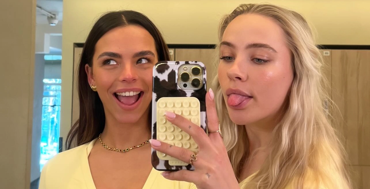 FOTO'S: Juultje Tieleman en Indigo Oord showen hun strakke sportpakjes in de gym