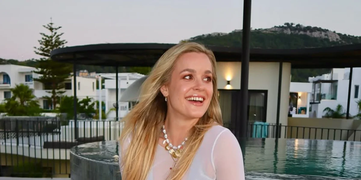 FOTO: Carola Kirschbaum deelt brutale spiegelfoto in bikini vanuit ...