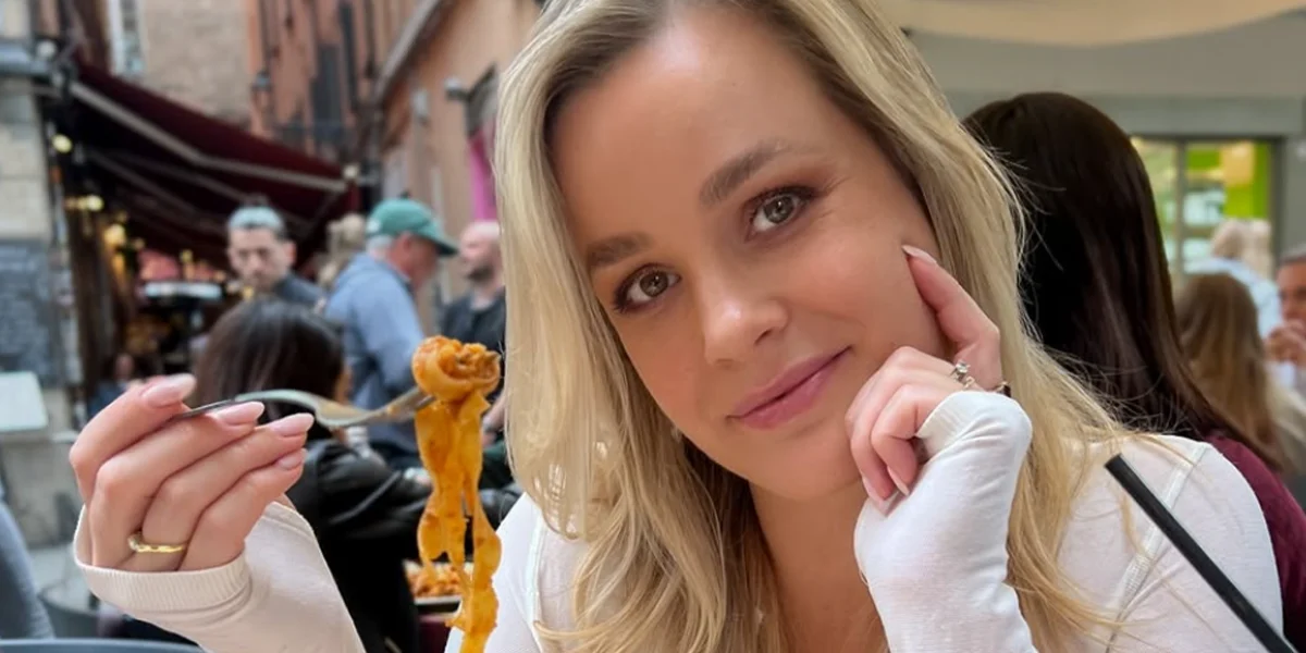 FOTO'S: Carola Kirschbaum steelt de show op Rhodos in pikant ...