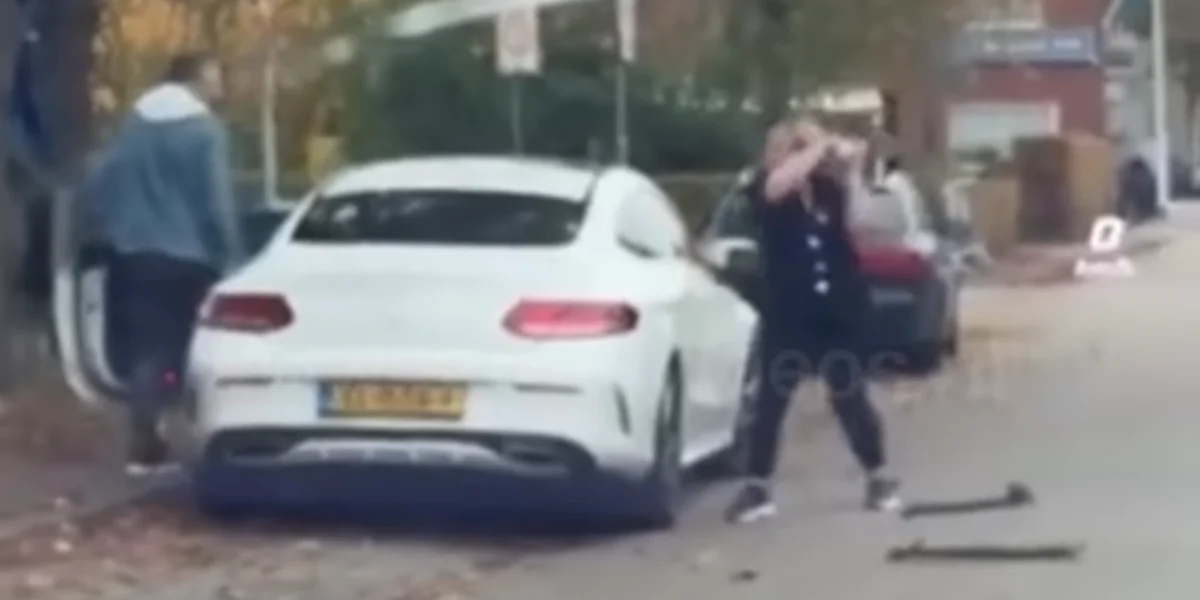 WAT: Vrouw gaat volledig door het lint en maakt de dure mercedes van ...